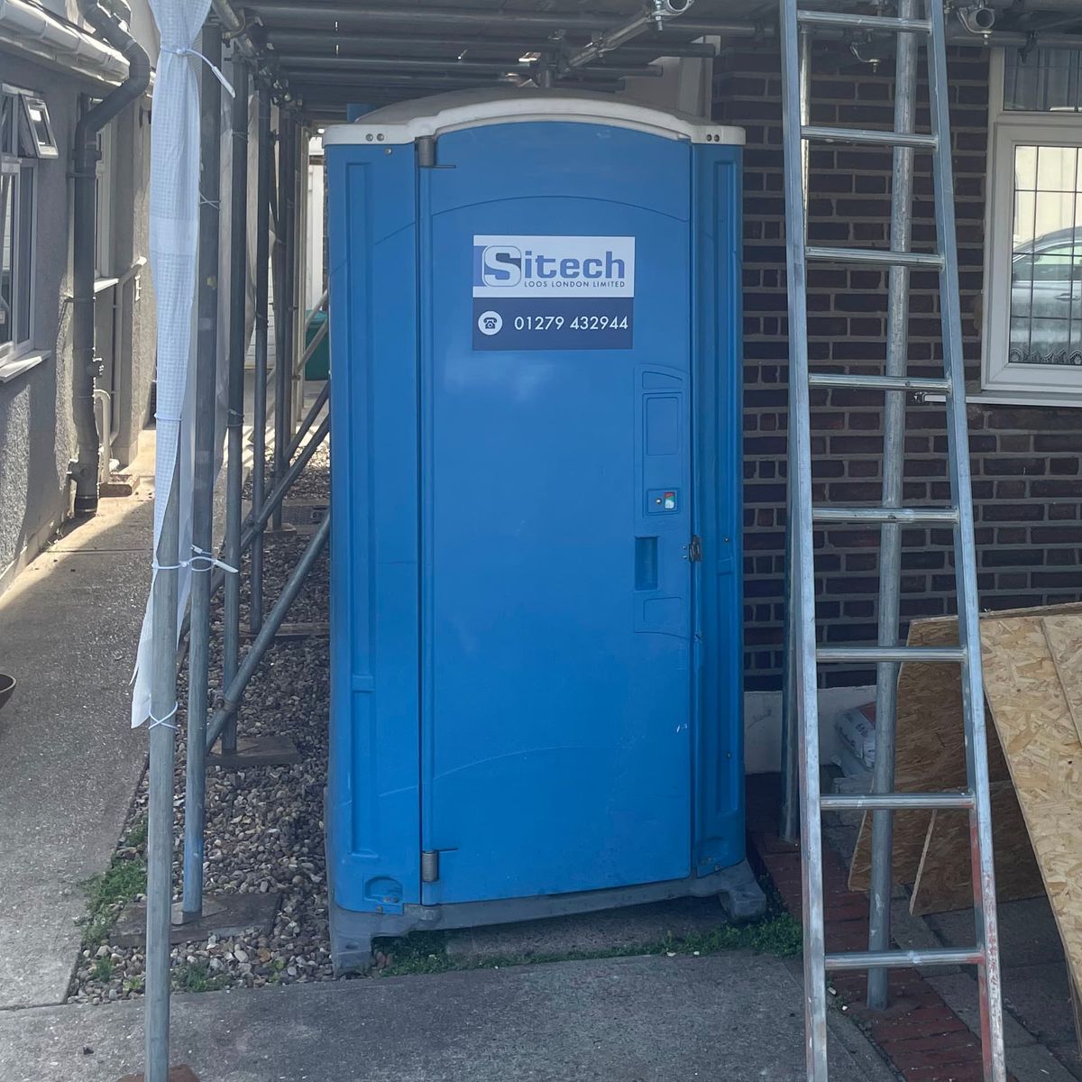 How Do Portaloos Work? The Complete Guide to Portable Toilet Technology ...